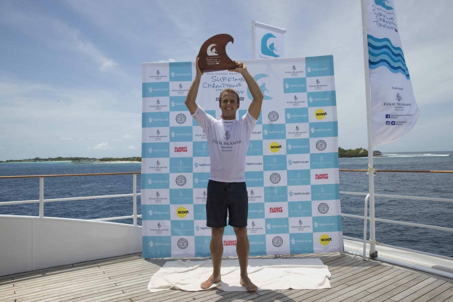 Josh Kerr Scores Perfect 10 to Win Maldives Surfing Champions Trophy ...
