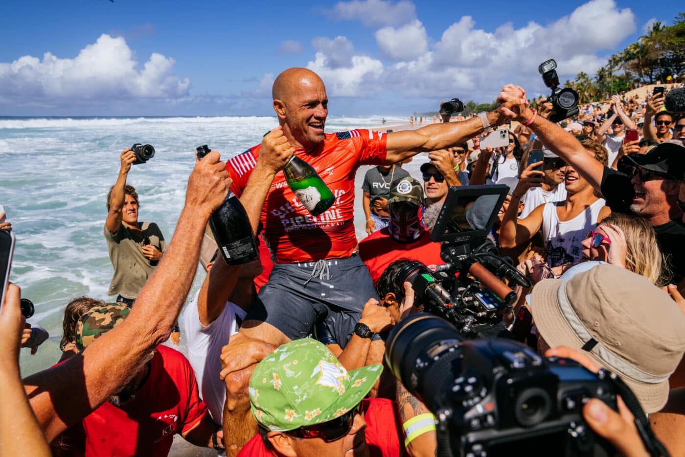 Kelly Slater takes another pipeline victory 30 years after his first ...